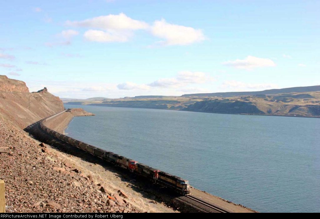 BNSF 9495 UP 6274 BNSF 8275 EMD 9017